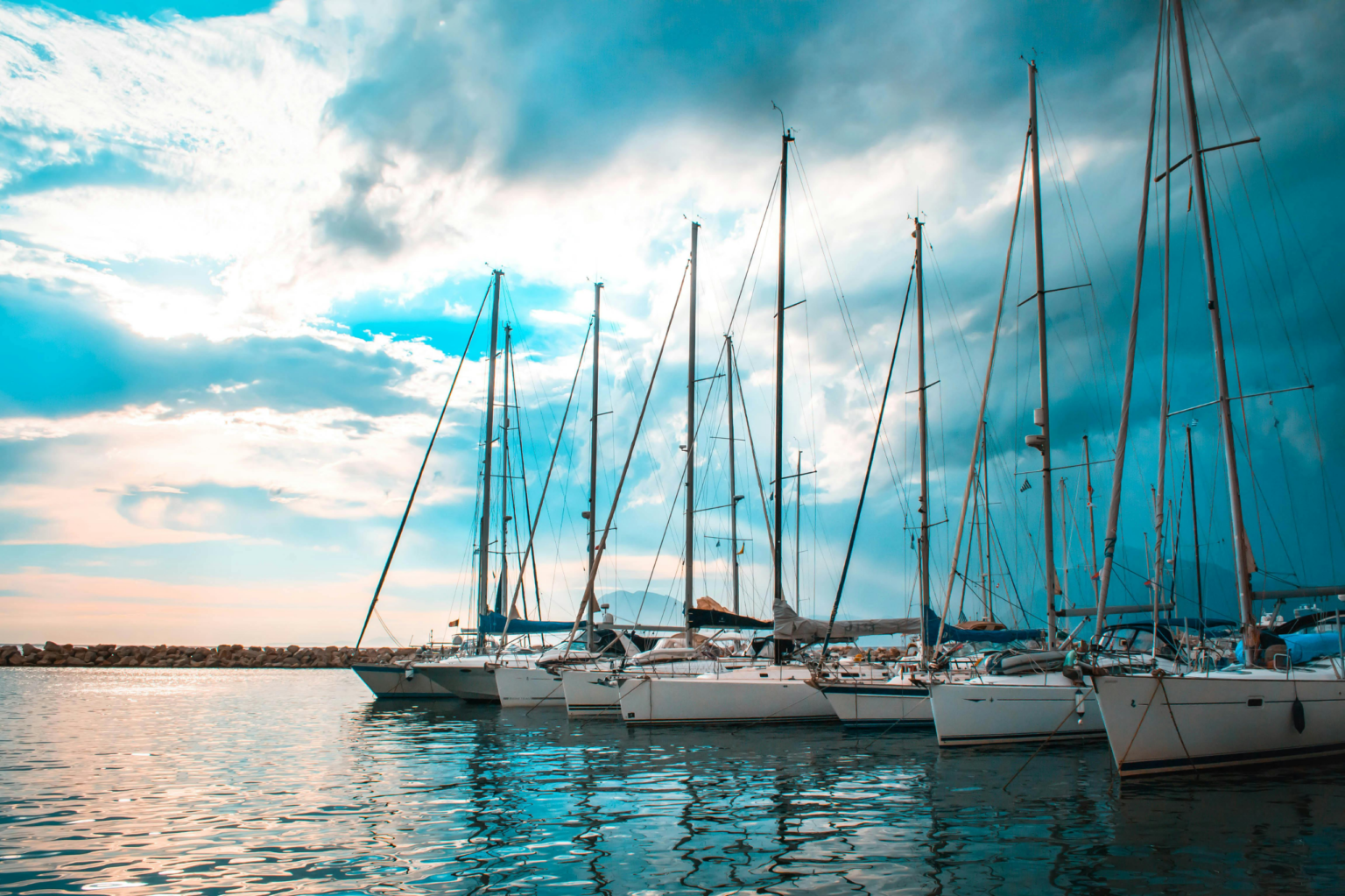 Exploring the Different Types of Yachts: Complete Guide – Wanderlust Yacht